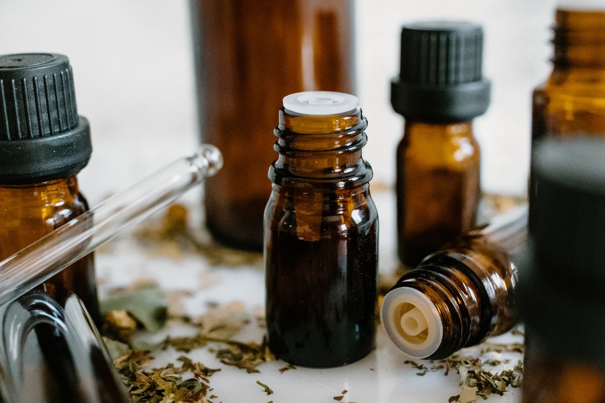 Essential Oil To Repel Mosquitoes: Chemical-Free Ways To Keep Bites At ...