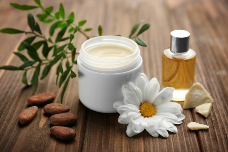 The Ultimate Guide On How To Dilute Tea Tree Oil - Aromatherapy United